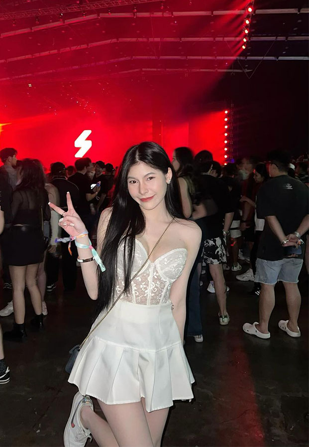 เปิดวาร์ป มิ้นนี่ mintny CEO สาวสุดฮอต ขาว สวย หมวย เอ็กซ์ เพอร์เฟคสุดๆ